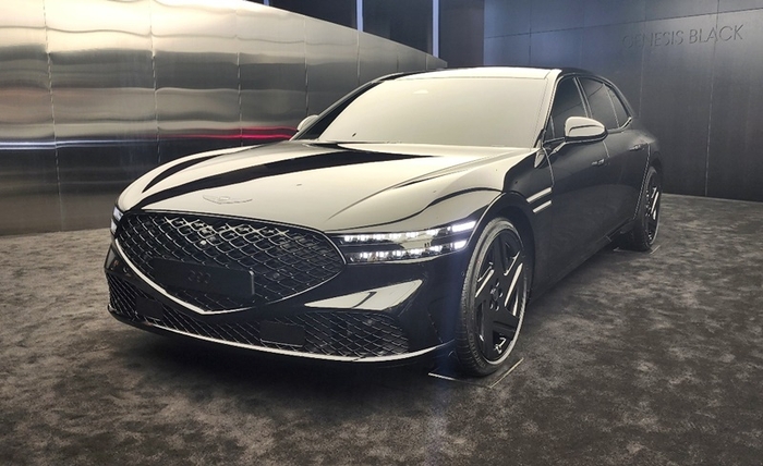 더쿠 - “느낌 아니까”…한국서 성공하면 타는 車, 제네시스 끝판왕 ‘G90 블랙’