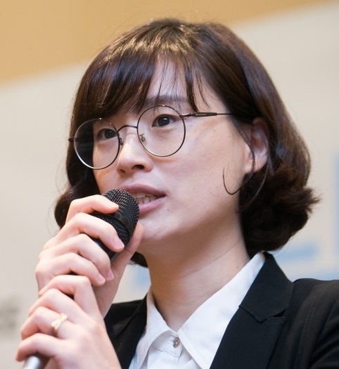 더쿠 - [단독] 위기의 한샘, 대표이사 전격 교체…40대 여성 CEO 등판