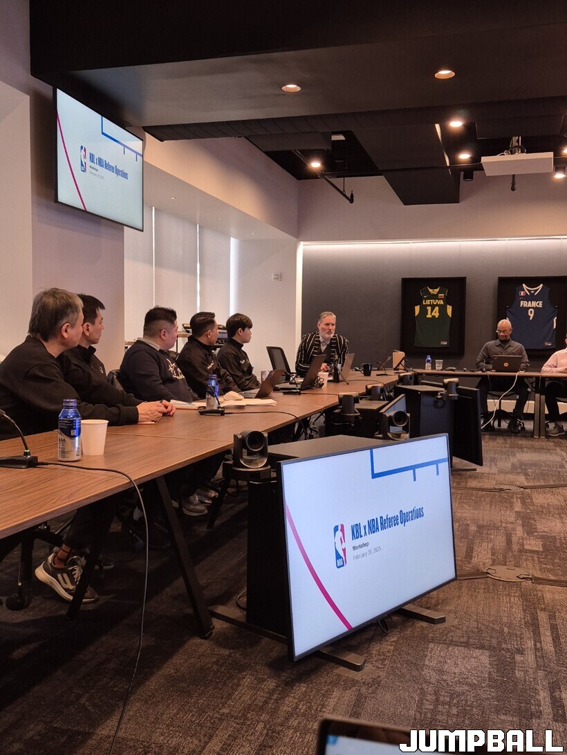 “이런 일이 있을 수가 없어요” NBA 심판부의 KBL을 위한 정성 - MANIA