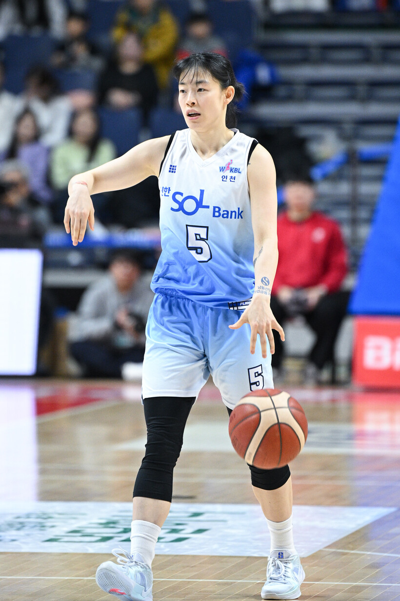 [wkbl] 우리은행, 사인 앤 트레이드로 강계리 영입 - MANIA