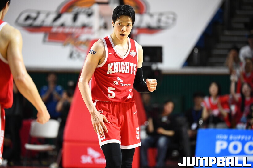 KT, 허훈 떠난 자리 김선형으로 채운다…기간 3년·8억 원 계약 완료 - MANIA