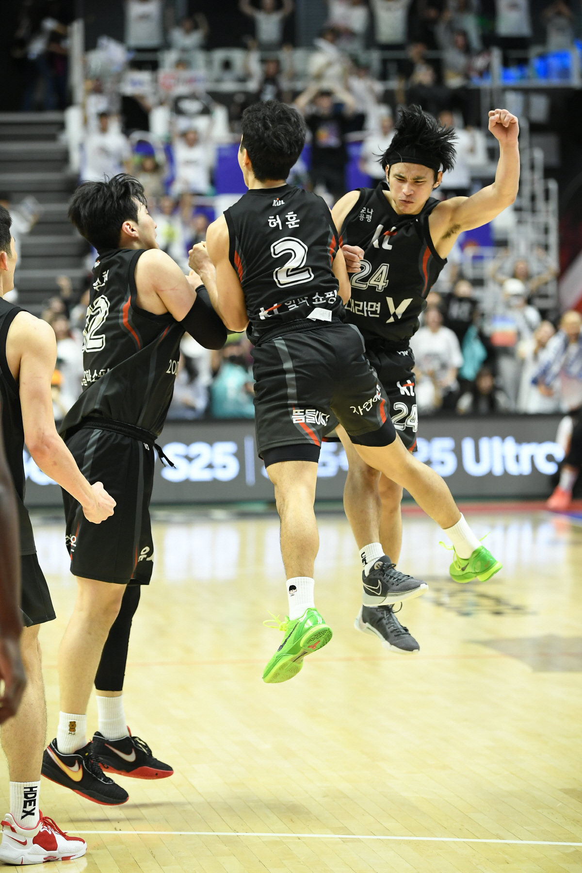 KCC 단장 "KT가 차라리 현금을 선택했으면 좋겠다." - MANIA