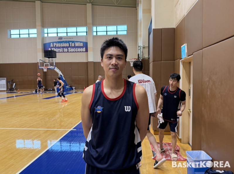 “팀이 원하는 건 뭐든 한다” 나바로, KCC서 첫 시즌 각오 - MANIA