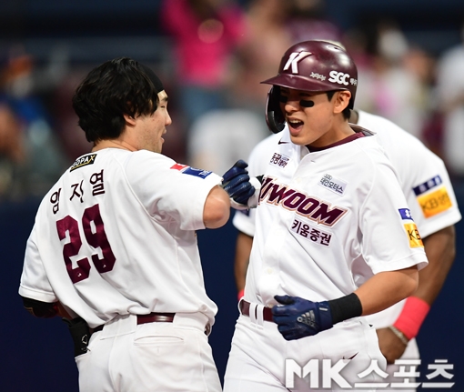 ‘임지열·이정후 백투백’ 키움, 6-4로 LG에 재역전승...KS까지 1승 남았다 [PO3]
