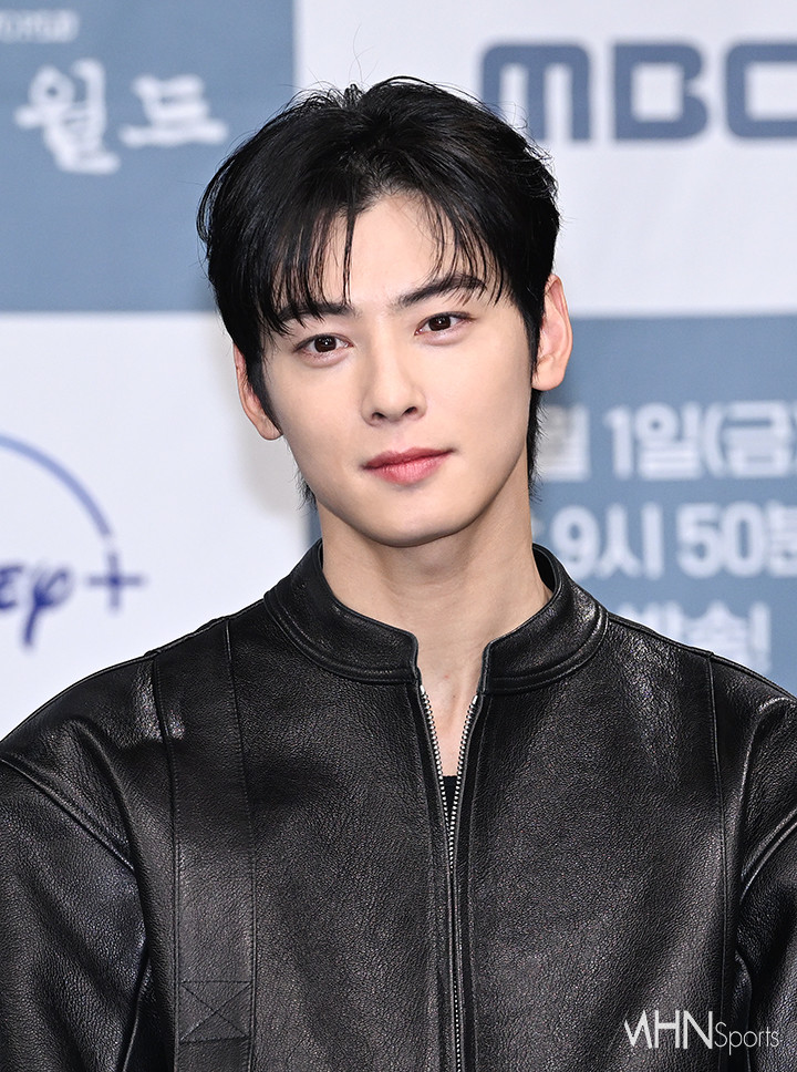 Cha Eunwoo Has No 'Military Hiatus' Worries... Solo Comeback with Disco ...
